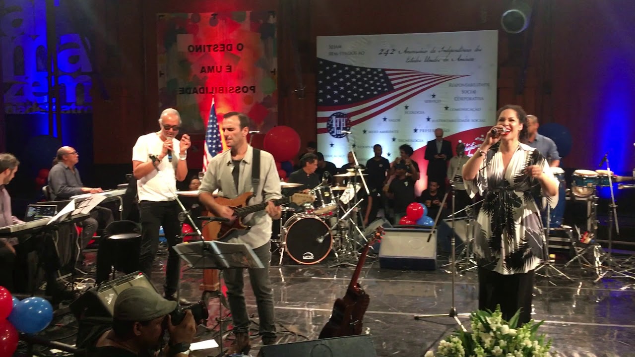 Command Performance: Alexandra Jackson Sings 'Palco' - Connect Brazil